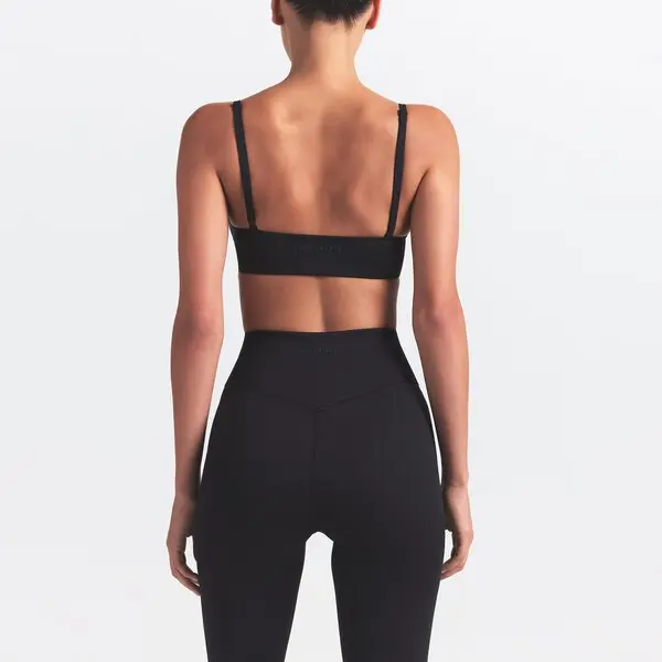 SKIMS Knee Grip 26" Legging | Black | | Nike Matte