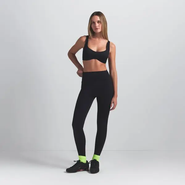 SKIMS Shaping Scoop Bra | Black | Large | Nike Matte