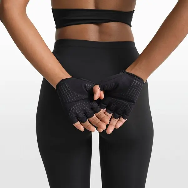 SKIMS Training Gloves