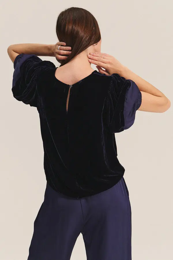 Velvet By Graham & Spencer Taryn Top