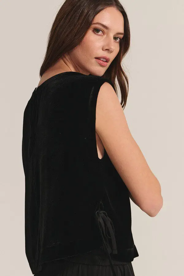 Velvet By Graham & Spencer Hadley Top