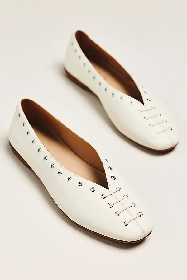 SILENT D Lonny Grommet Lace-up Flats - Cream Leather