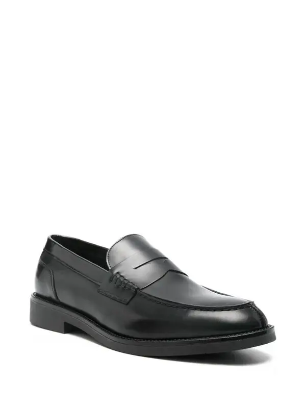 VELA SHOP Round-toe Loafers