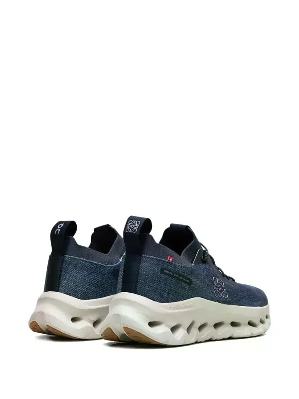 On Cloudsolo Logo Detail Sneakers - Blue