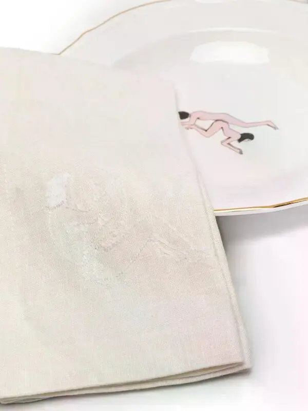 SELETTI Offered Plate Set