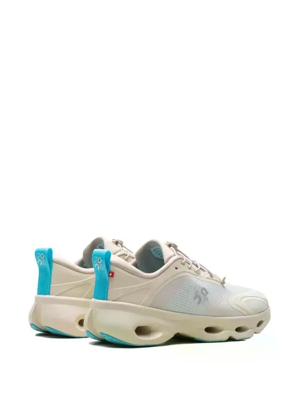 On Cloudsolo Logo Detail Sneakers - Neutrals
