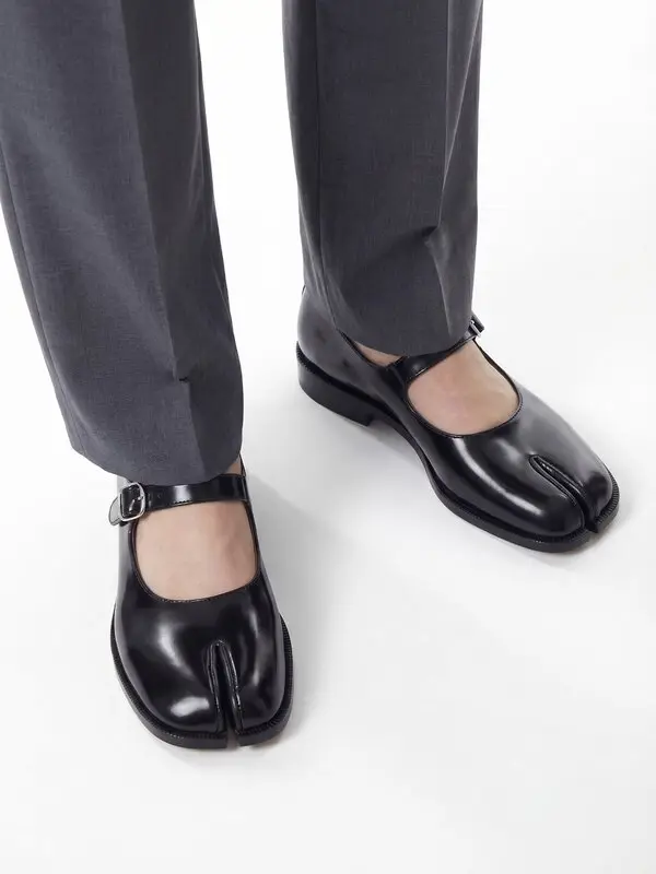 MAISON MARGIELA Mary Jane “tabi - Black