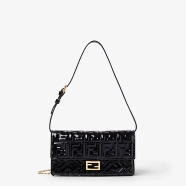 Fendi Baguette Wallet On Chain - Black