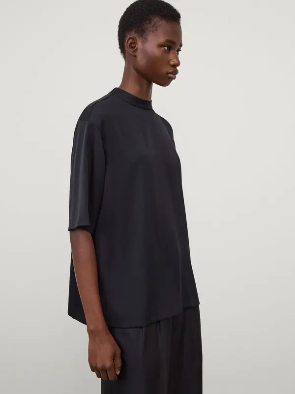 LISA YANG Oversized Round Neck T-shirt - Midnight