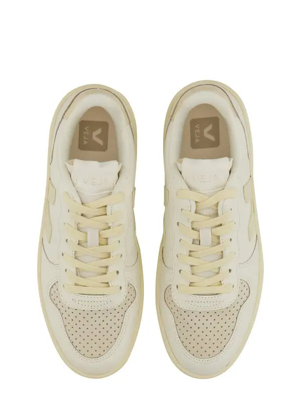 VEJA V-10 Sneakers - Nude