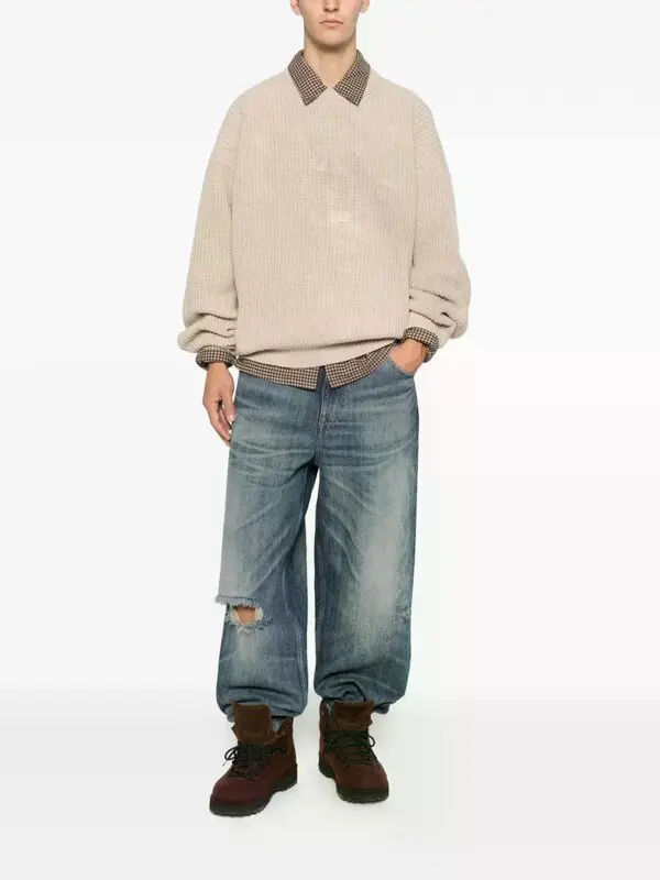 LC23 Ribbed Crew Neck Sweater