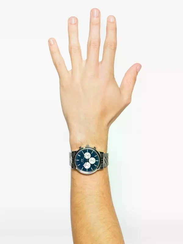 DANIEL WELLINGTON Iconic Chronograph Arch 5-link 42mm