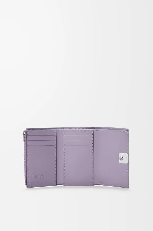 Loewe Anagram Small Vertical Wallet In Pebble Grained Leather Skin - Dirty Mauve