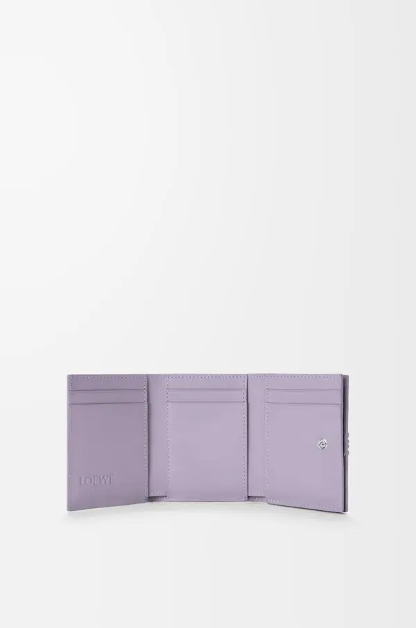 Loewe Anagram Trifold Wallet In Pebble Grained Leather Skin - Dirty Mauve