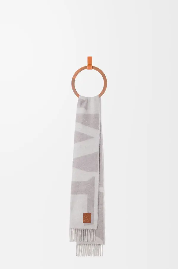 Loewe Scarf In Cashmere - Light Grey/stone