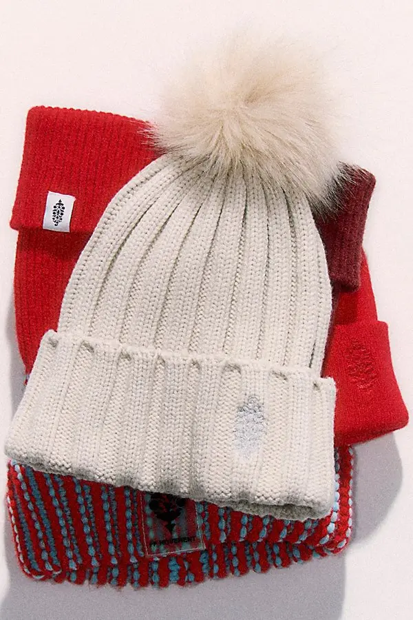 Free People Fresh Powder Pom Beanie - Ivory