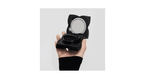 MUZIGAE MANSION Sleek Matt Cushion - N21: Best For No.20-21 Users.
