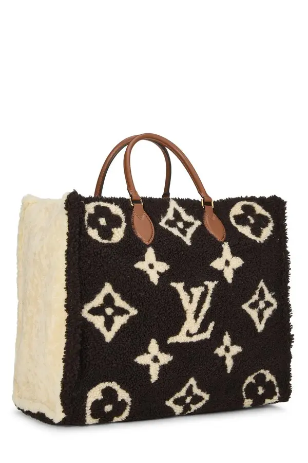 LOUIS VUITTON Shearling Teddy Monogram On The Go