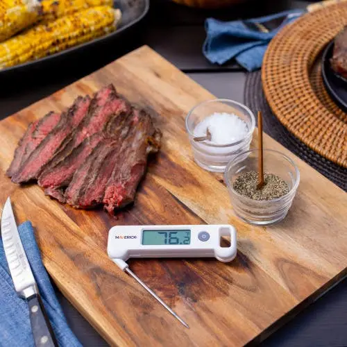 MAVERICK Folding Probe Digital Thermometer