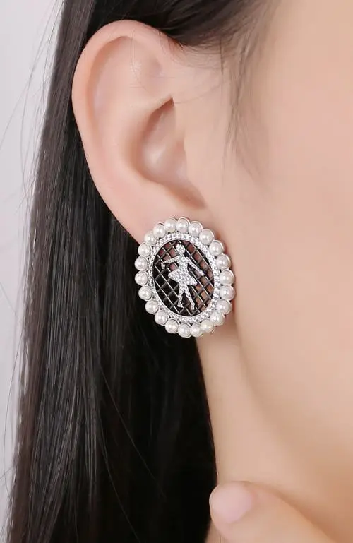 RETRO CHIC Royal Ballet Earrings