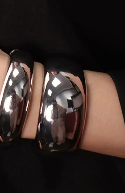 RETRO CHIC Drop Wide Bangle