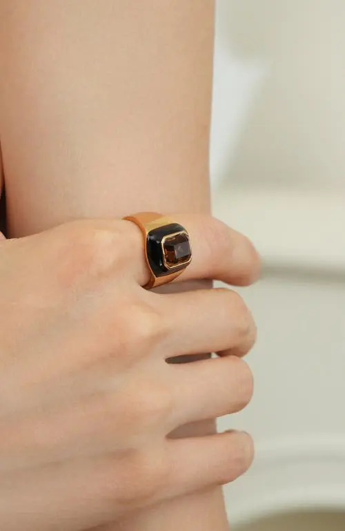 RETRO CHIC Roman Night Statement Ring
