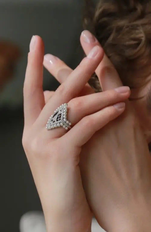 RETRO CHIC Royal Ballet Statement Ring - Sliver