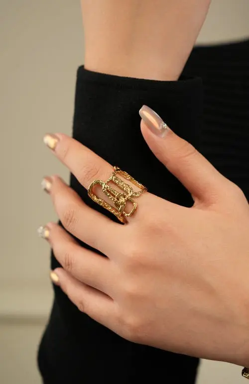 RETRO CHIC Roman Arc Ring