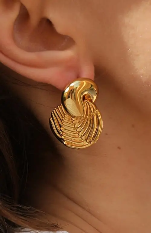 RETRO CHIC Horus Wing Earrings