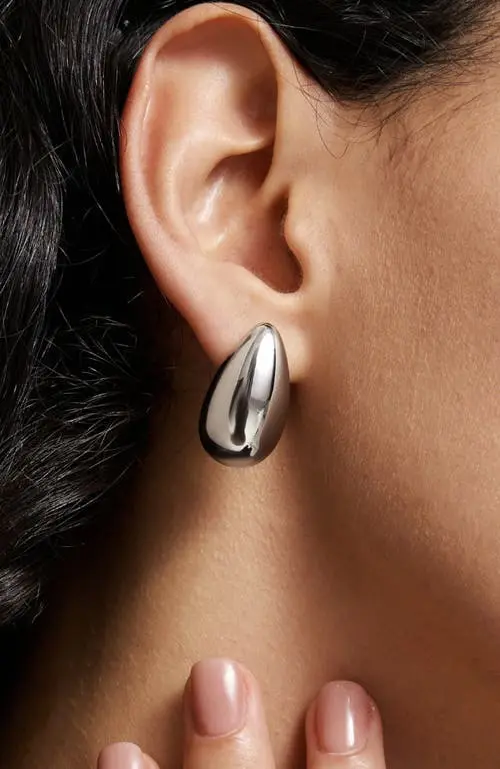 RETRO CHIC Ymir Drop Earrings - Silver