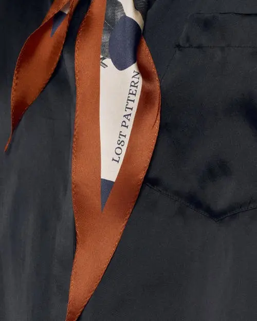 LOST PATTERN Noir Floral" Silk Diamond Neckerchief