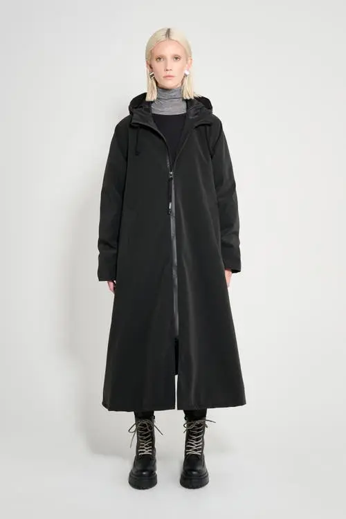 Stutterheim Mosebacke Long Matte Winter Coat - Black