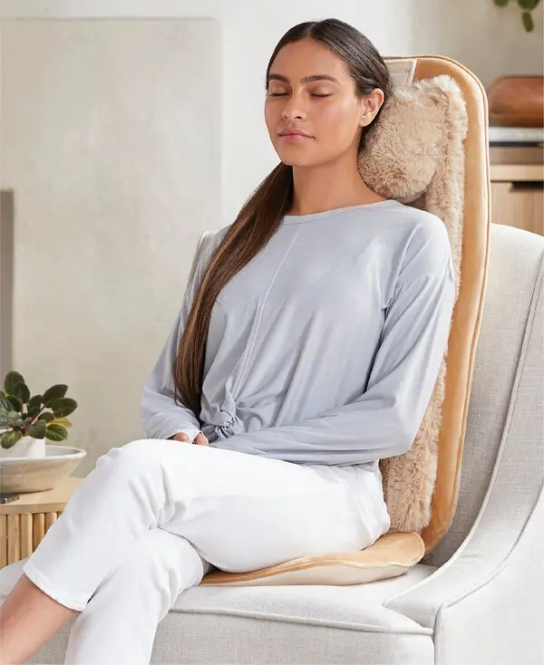 SHARPER IMAGE Realtouch Cushion Luxe Cordless Shiatsu Massager