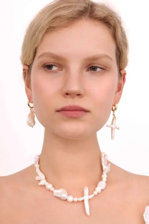 VELVET LUNA Irregular Pearl Drop Earrings - Gold