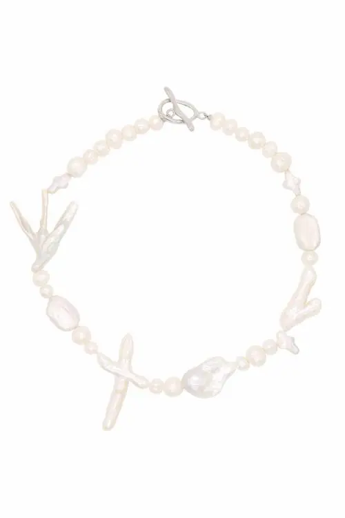 VELVET LUNA Pearl Cross Necklace - White