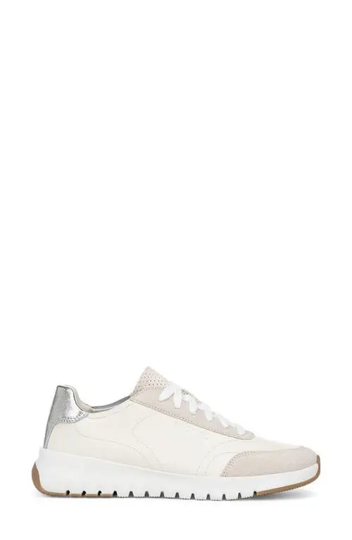 Vionic Uptown Nubuck Sneaker - Ivory/silver