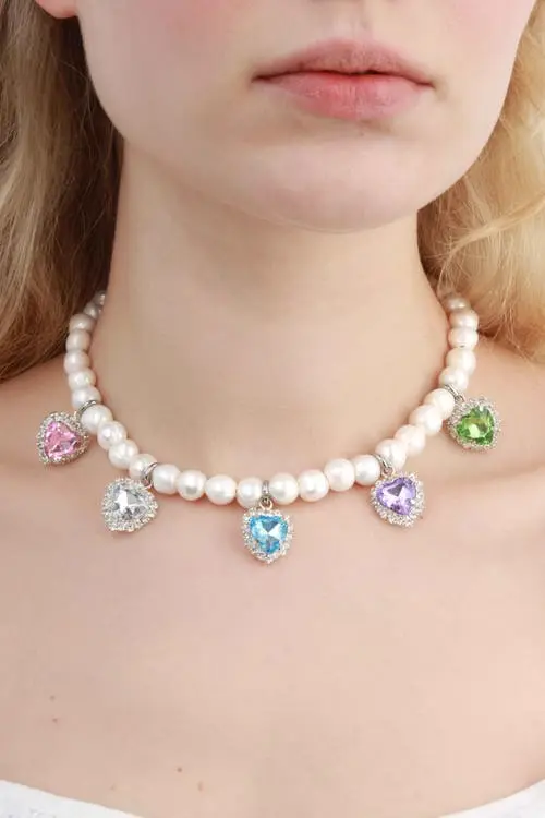VELVET LUNA Freshwater Pearl Necklace With Heart Charms