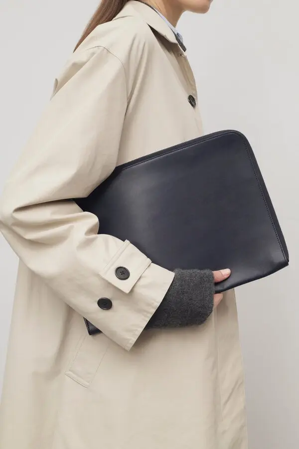 THE ROW Large Portfolio Wristlet - Zaffiro