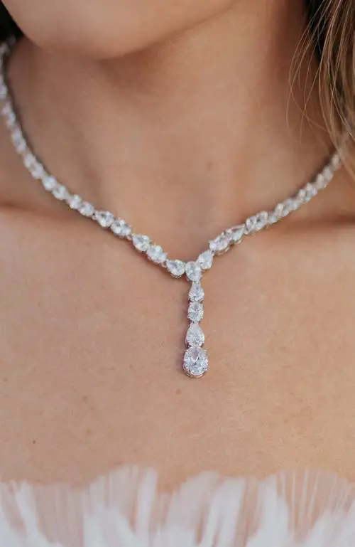UNTAMED PETALS Gravity Crystal Drop Necklace