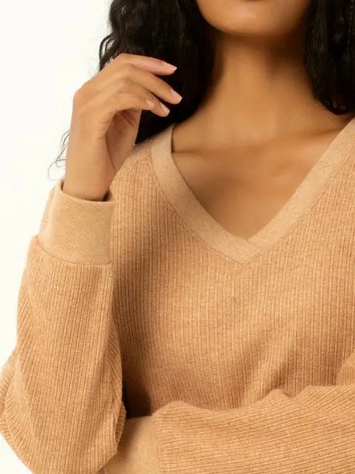 SINGLE STITCH Ribbed V-neck Sweater - Macaroon