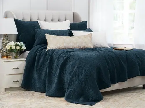 ELISABETH YORK 20" X 26" Vela Ink Cotton Shammachine Washable
