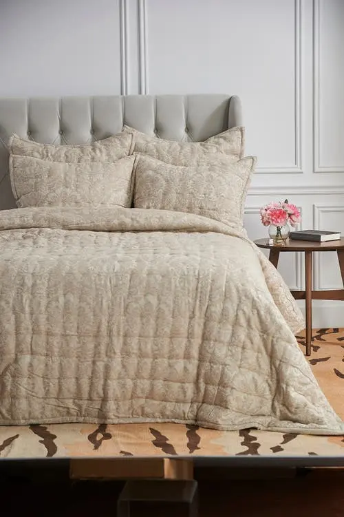 ELISABETH YORK 20" X 26" Navar Gray Damask Cotton Shammachine Washable