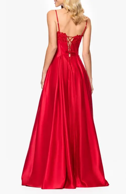 BLONDIE NITES Floral Appliqué Lace-up Satin Ballgown