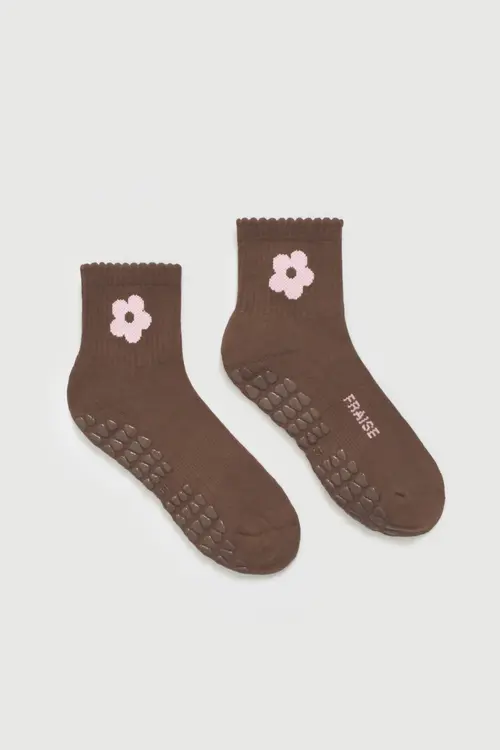 FRAISE Petal Quarter Crew Grip Socks - Brown/pink