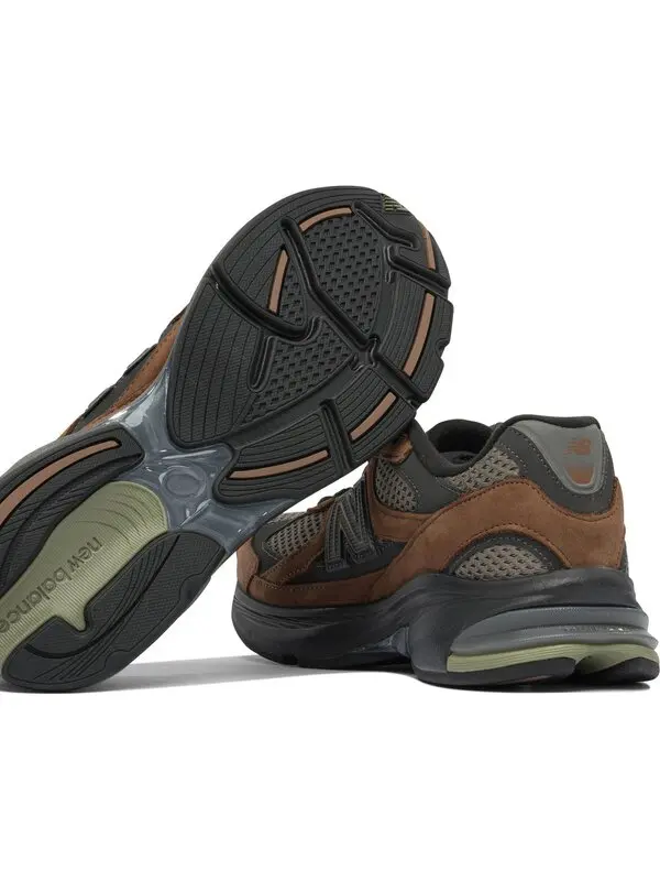NEW BALANCE 2010 Sneakers - Brown