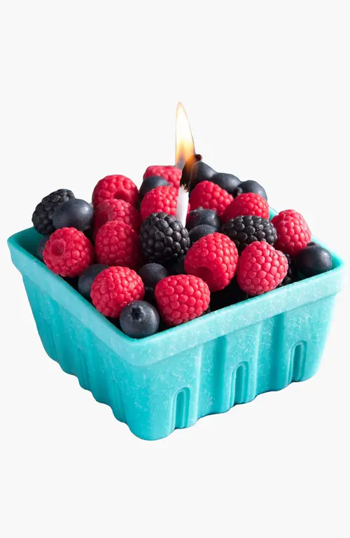 SOUTHLAKE GIFTS Berry Basket Candle - Tiffany Blue Basket