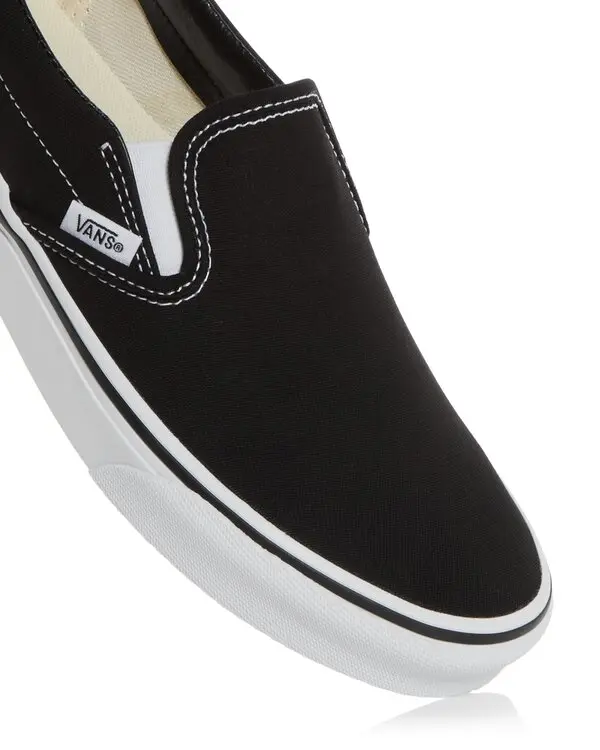 VANS Classic Slip-on Sneakers - Black