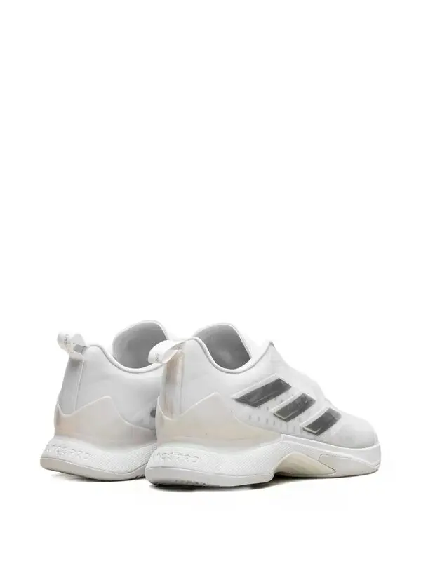 Adidas Avacourt Sneakers