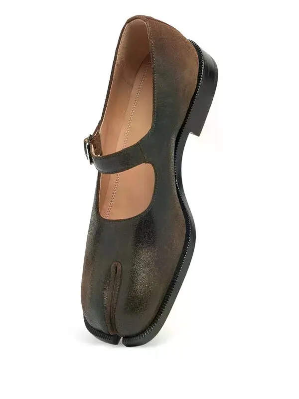 MAISON MARGIELA Tabi Split-toe Buckle Flat Pumps - Brown