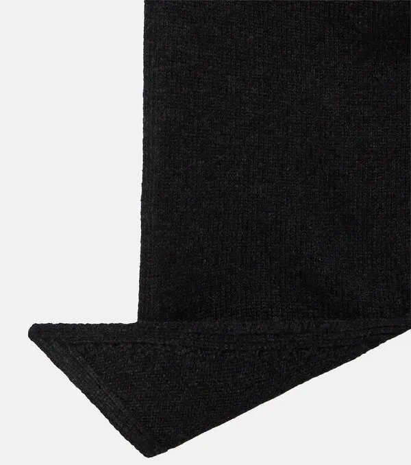 THE ROW Mentas Cashmere Scarf